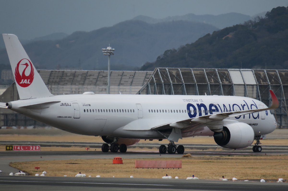 take on Twitter: "#JAL、#A359"