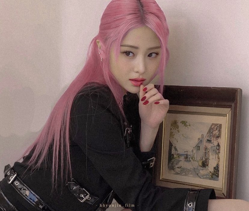 ssera pics on Twitter: "SAKURA WITH BANGS & PINK HAIR YUNJIN https://t.co/waRqaWFPYt" / Twitter