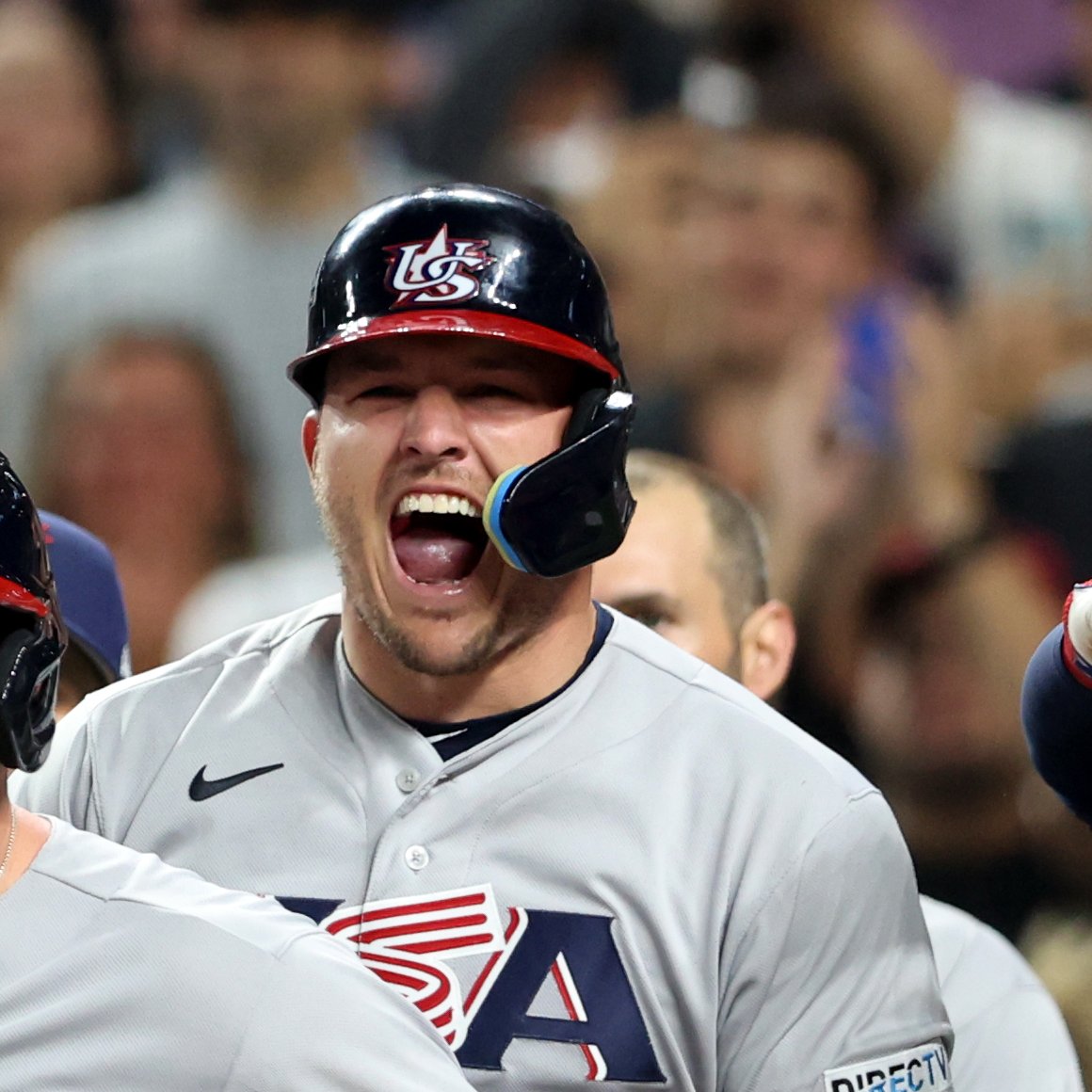 Danny Vietti on Twitter: "Mike Trout is loving life right now https://t.co/jOUE3GDuv4" / Twitter