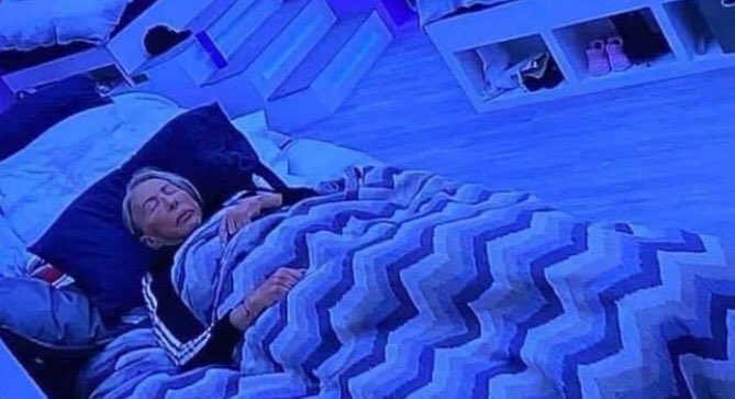 La Vane Jones on Twitter: "Otra noche loca de sábado"