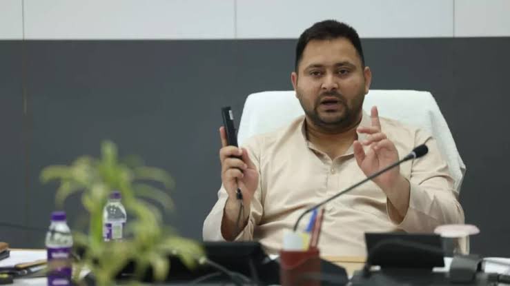 Shaurya Mishra on Twitter: "एक नवी फेल हैं - दूसरा इंजरिंग किया हुआ हैं एक पर घोटाला भ्रष्टाचार ...