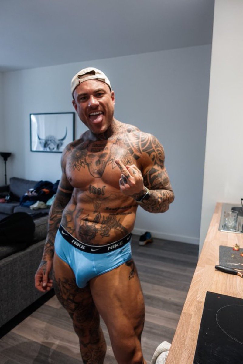 Fit Famous Males on Twitter: "Thomas Powell 😍🔥"