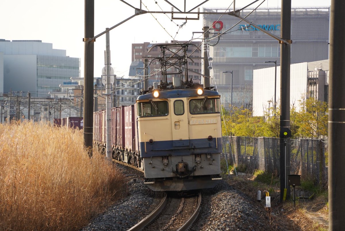 Masa Kudo on Twitter: "新鶴見EF65 A26 EF65 2101号機 ② 5086レ 2101号機牽引の5086レをいつものところで撮影。 ダイヤ改正後初の貨物撮影 ...