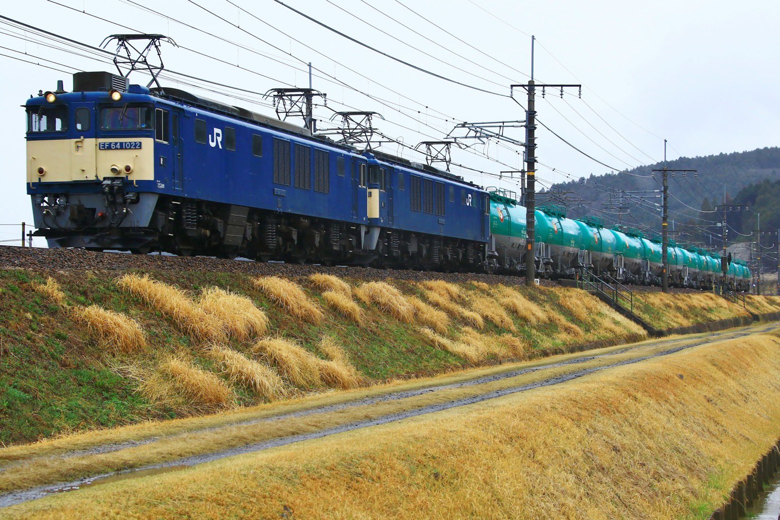 SHIN on Twitter: "#8084レ #中央西線 #ef64 2023年3月18日 中央西線貨物8084レ EF64-1022＋1026牽引石油貨物 今期ダイヤ改正でも無事に運用 ...