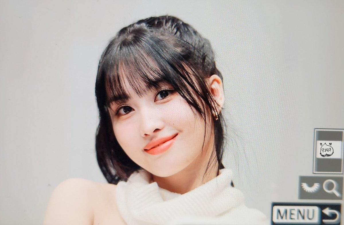 TWICE Indonesia on Twitter: "RT @mogmog119: 230319 😃😃 #트와이스 #TWICE #모모 #MOMO"