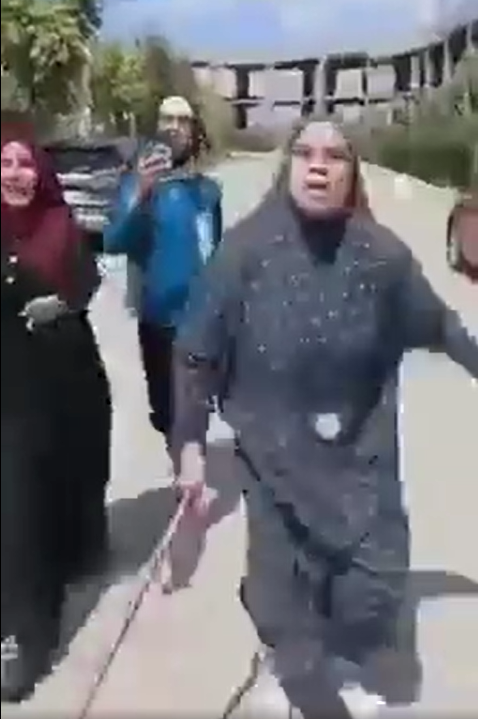 Cairo 24 - القاهرة 24 on Twitter: "خناقة بالشوم والألفاظ الخارجة بين ...