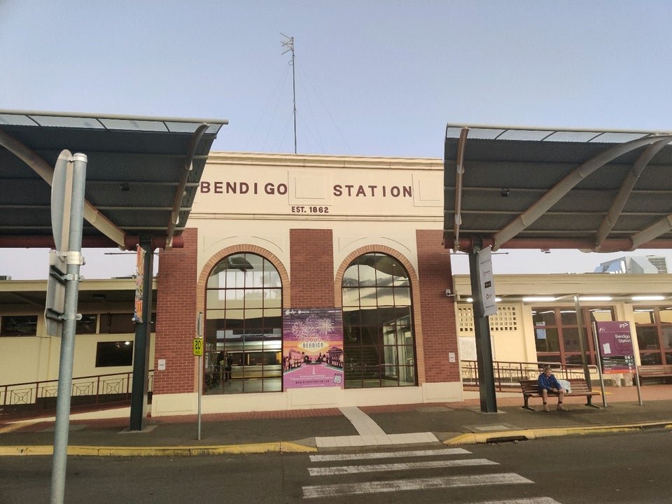 Ananth Rupanagudi on Twitter: "Bendigo railway station is located on the Deniliquin and Piangil ...