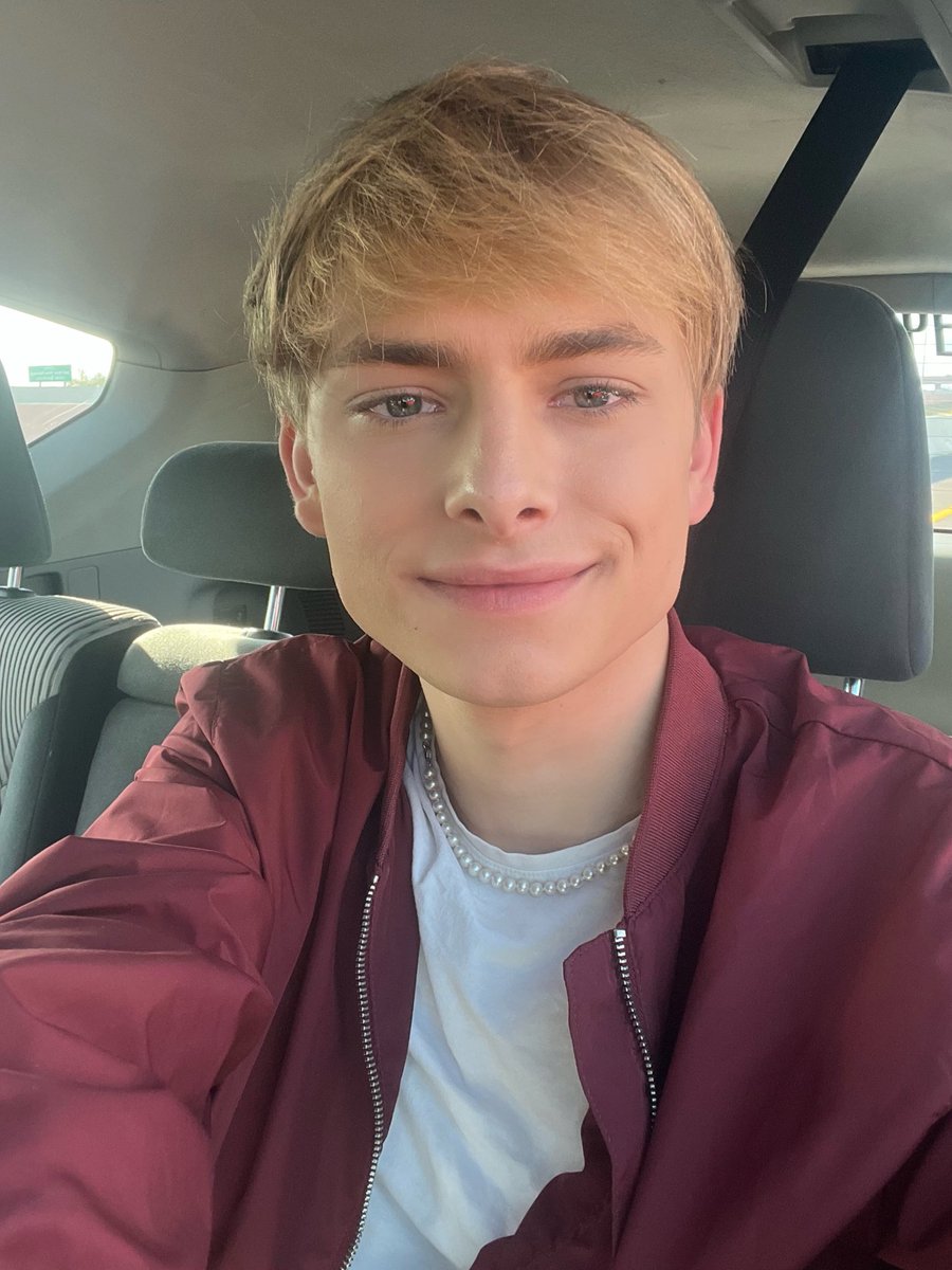 Ryker Skye ♡ on Twitter: "Hiii have a wonderful day 😚"