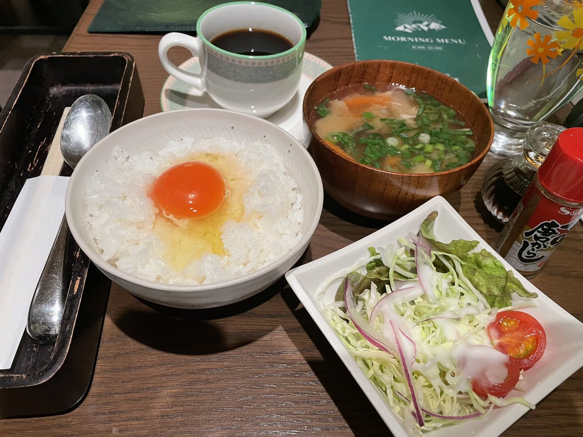 煮豆の欠片 3 19 日帰りじゃなくなりました On Twitter 前々から気になってた「喫茶 松竹」のモーニングとん汁セット。身体が