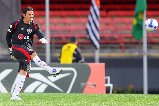 Futebol Nostálgico! on Twitter: "O goleiro Bosco, ex-São Paulo, um dos maiores puladores de ...