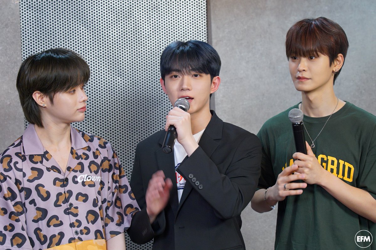 TEMPEST on Twitter: "RT @EFM_STATION: แฉข่าวเช้า ต้อนรับ 7 หนุ่ม TEMPEST พายุลูกใหม่ของบอยแบนด์ ...