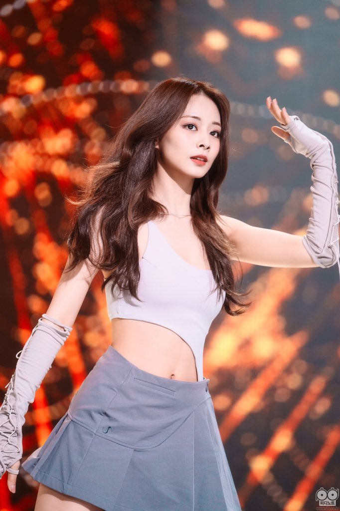 TWICE Indonesia on Twitter: "TWICE ‘SET ME FREE’ Comeback Stage from Inkigayo PD Note #DAHYUN # ...