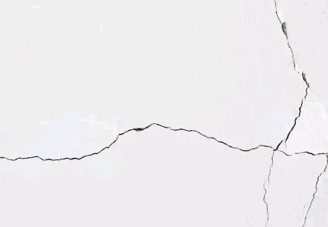 TYPES OF CRACKS ON PLASTERED WALLS 1) PLASTIC SHRINKAGE These cracks ...