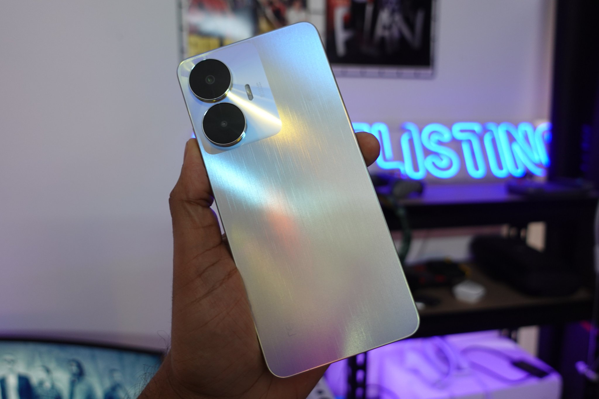 Mukul Sharma on Twitter: "This is the Realme C55. Launching tomorrow in India. #Realme # ...