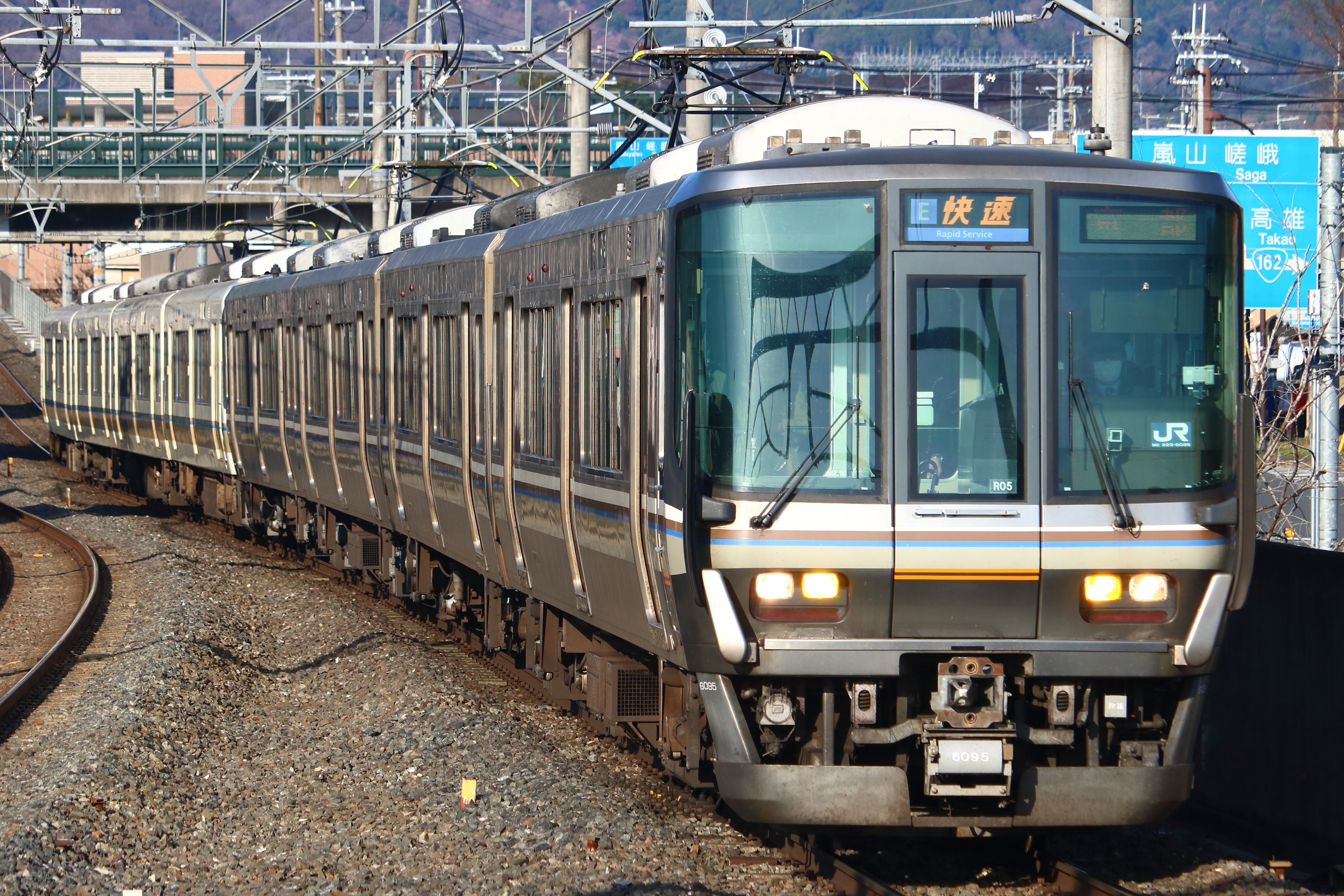 T-bird on Twitter: "2202M 223系R52+R51編成 2204M 223系R05+221系K編成 223-2500が嵯峨野線運用入り https://t.co ...