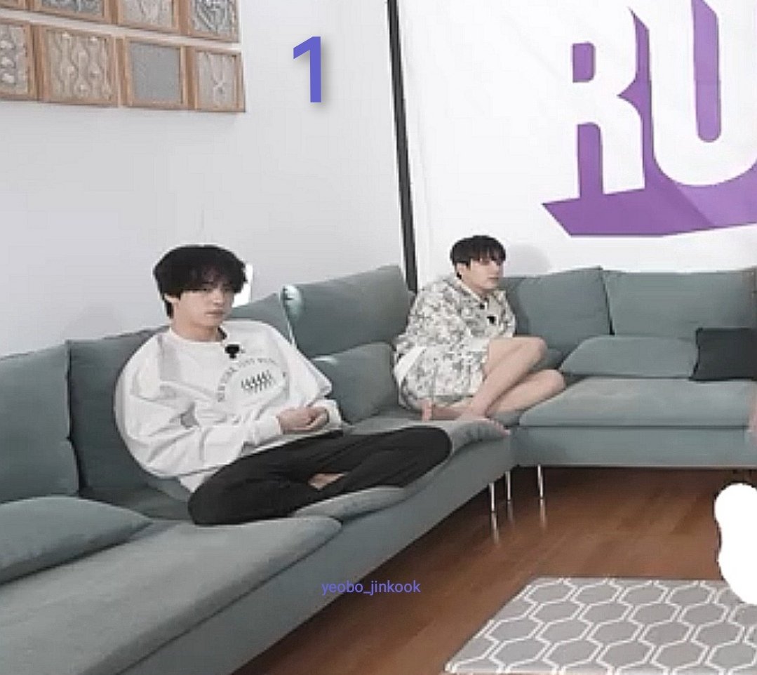 Tʜᴇ Asᴛʀᴏɴᴀᴜᴛ 김전국💫 on Twitter: ""I was on my way to find you." 💜 Photo sequence on how JK moved ...