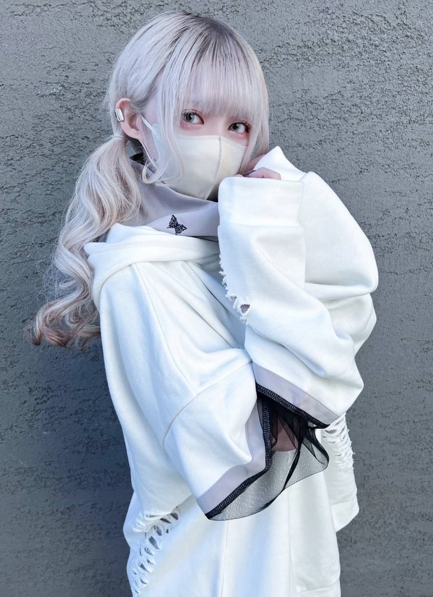 gibous official on Twitter: "【konoco × gibous コラボ決定】 明日の13:00より販売開始予定です🦋 商品詳細は公式オンラインストアより♛︎ ...