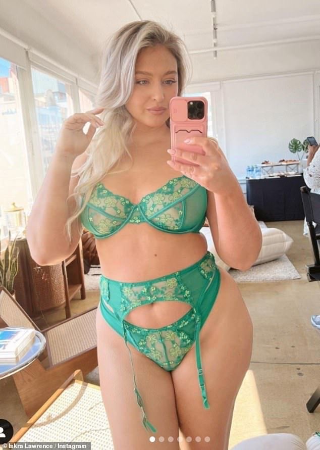 LoveHotCelebs on Twitter: "RT @Sapphire_snow_: Iskra Lawrence waking Jenna Ortega…"