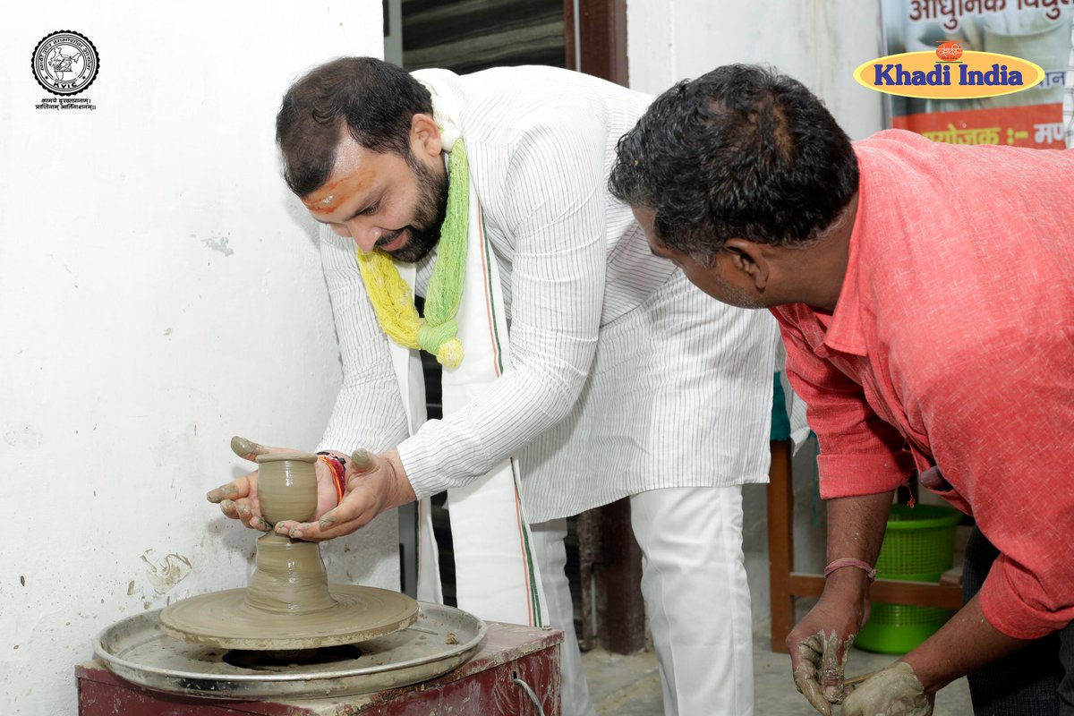 Khadi India on Twitter: "RT @ManojGoelBJP: The #Pottery Production will help unleash the ...
