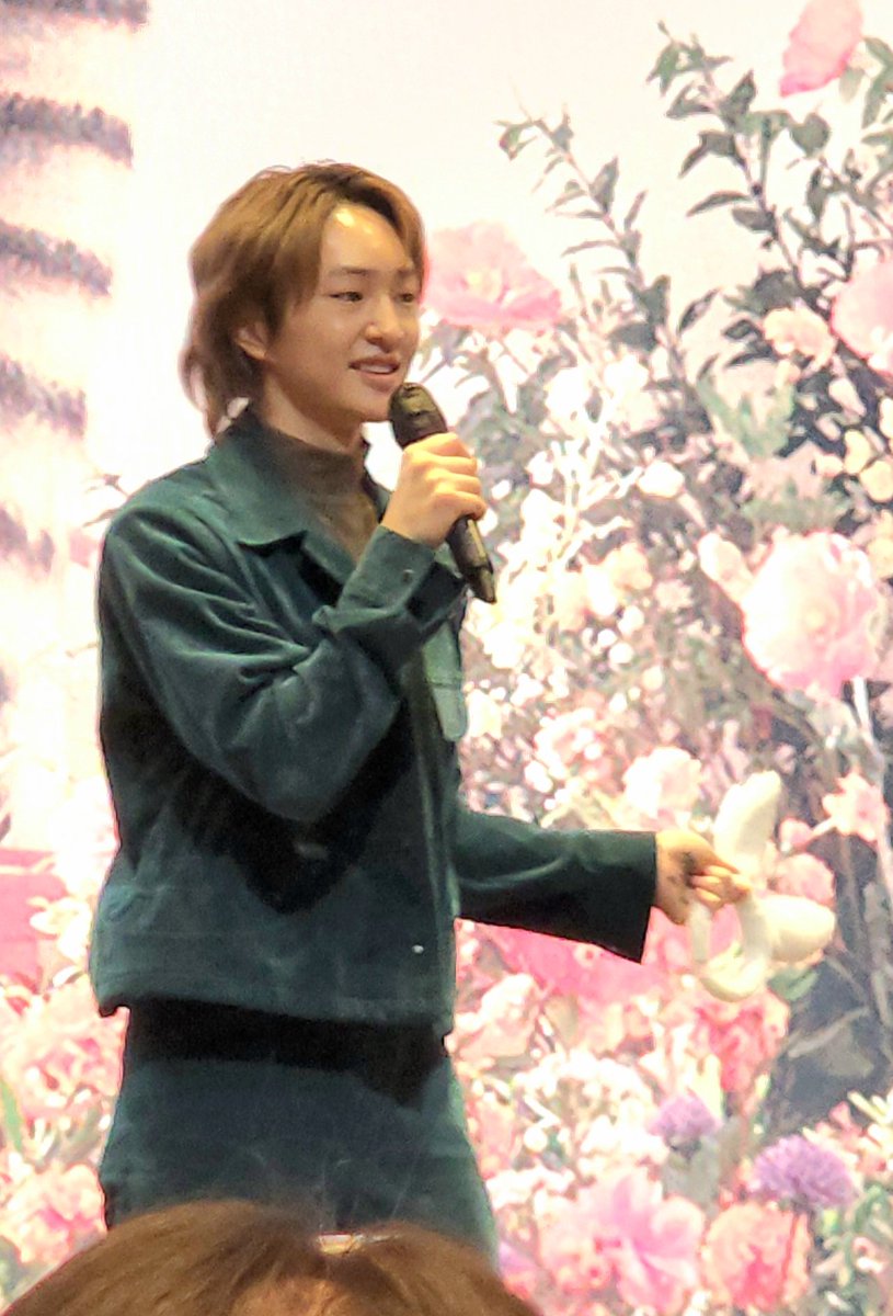 봉시(보미) on Twitter: "20230320온유 써클앨범 SM스토어 팬싸인회4~😅😅"