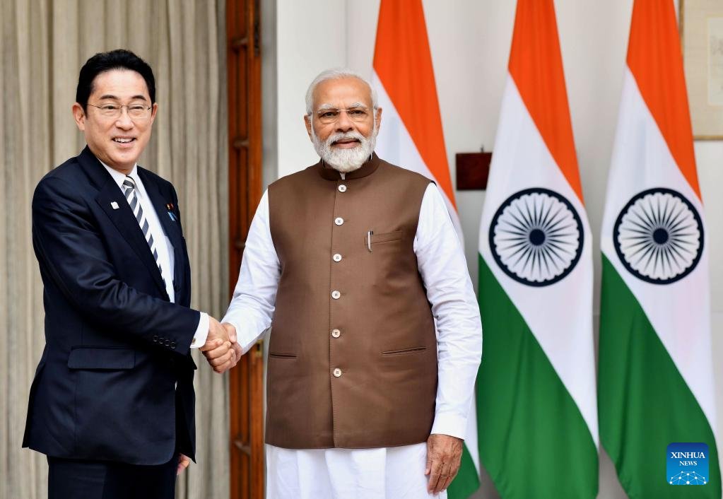 Indian Prime Minister Narendra Modi met with Japanese Prime Minister ...