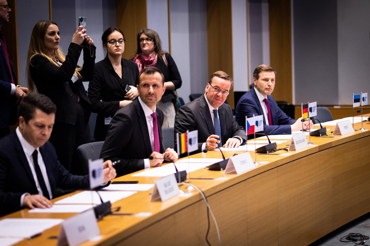 Verteidigungsministerium on Twitter: Verteidigungsministerium on Twitter:
