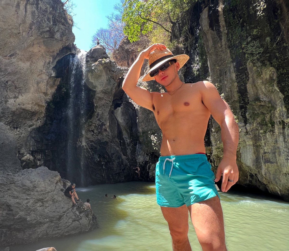 Jr cano 💎 on Twitter: "https://onlyfans.com/jrcano les gustaría verme sin ropa 🥵🤭 todo mi ...