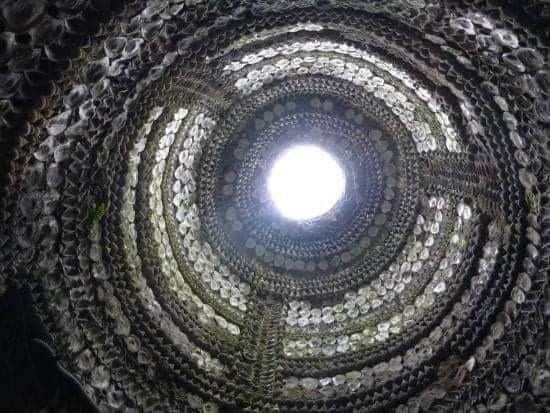 RACUSCHEK GROT. A mysterious cave in England. The Shell Grotto is a ...