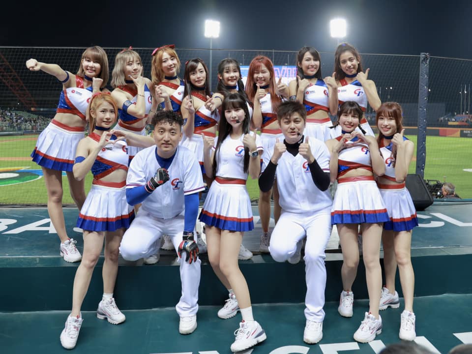 峮峮（チュンチュン）応援通信／丸武群 on Twitter: "WBCのチュンチュンまとめ🍩⚾️③ 3/11の峮峮☺️ #峮峮 #チュンチュン #台湾チア #WBC2023"