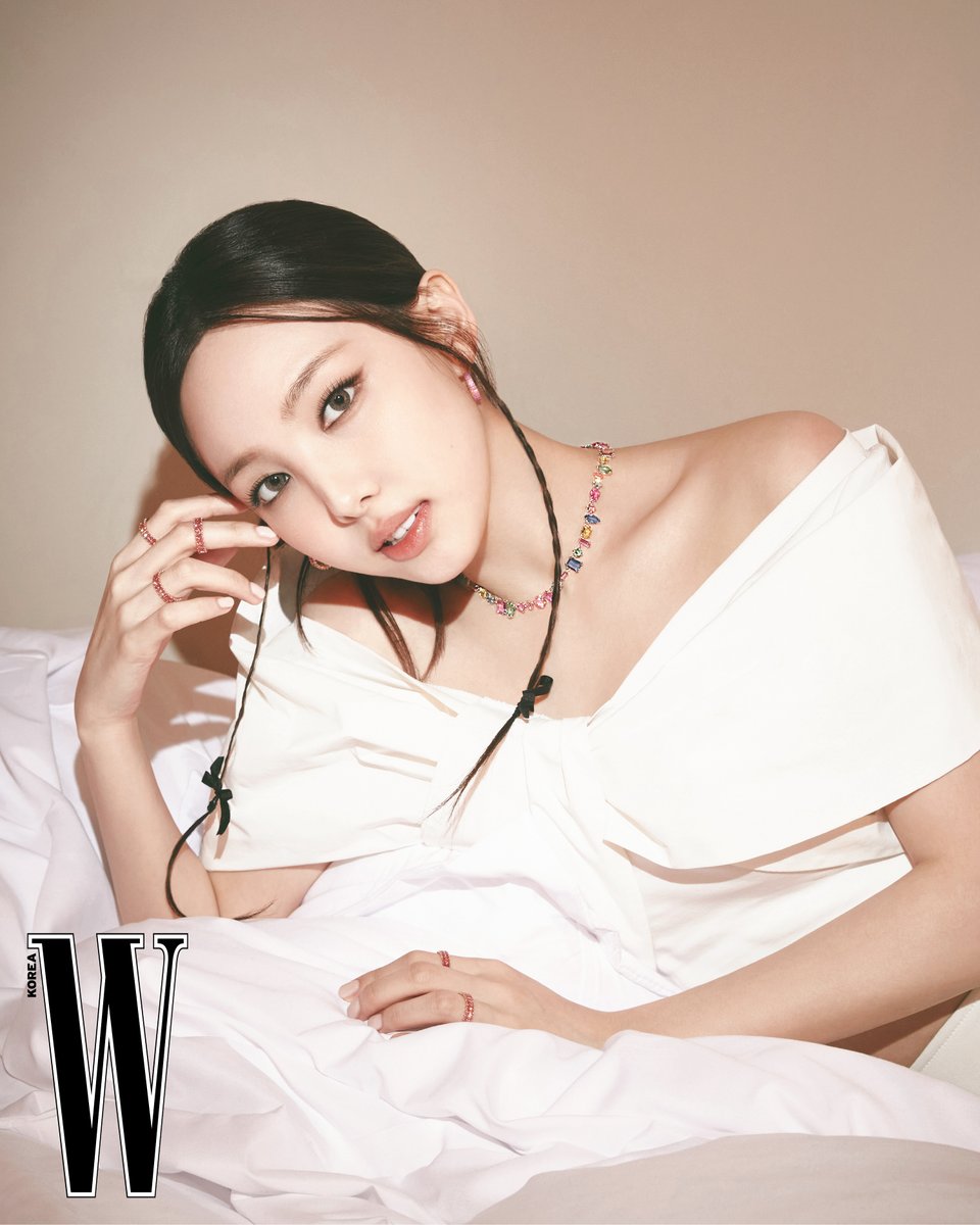 TWICE on Twitter: "NAYEON & W KOREA & Swarovski ‘Hello My Swan’ https://bit.ly/3FAhlu0 📌Listen ...