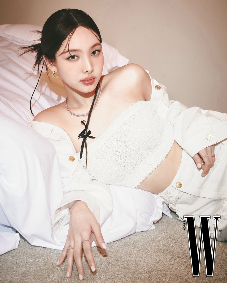 TWICE on Twitter: "NAYEON & W KOREA & Swarovski ‘Hello My Swan’ https://bit.ly/3FAhlu0 📌Listen ...