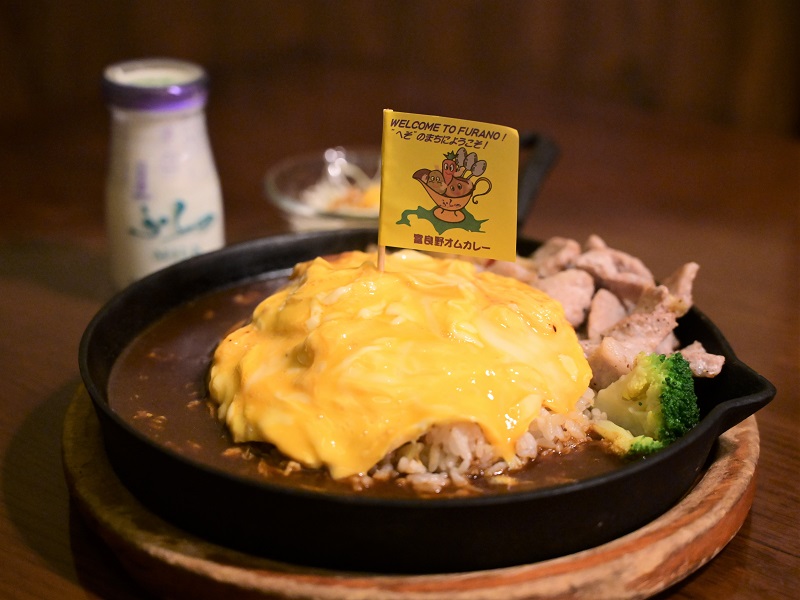 PREZO（プレゾ） on Twitter: "#富良野 の”てっぱん・お好み焼き #まさ屋”🍽 上富良野産豚肉を使用した炎が上がるスペアリブ、フランベパフォーマンスは必見🥳 じゃがいもや ...