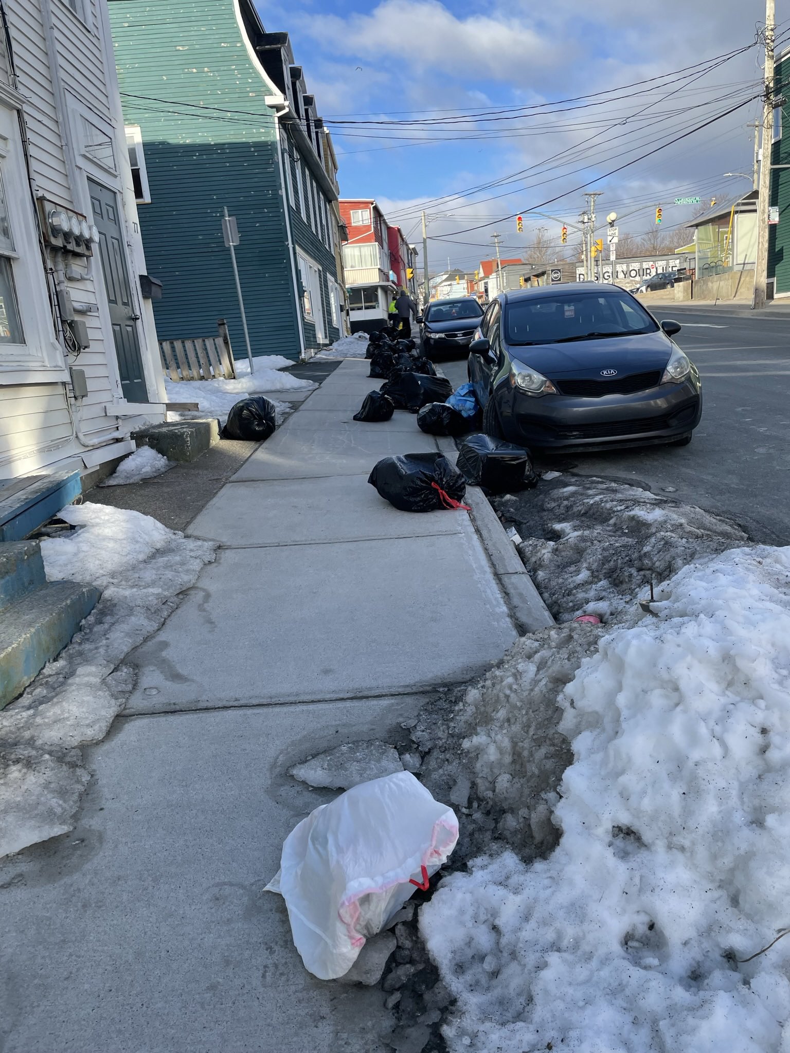 Robyn LeGrow 🫐 on Twitter: "Just another garbage day in my hood where Mike O'Dea gets one of his ...
