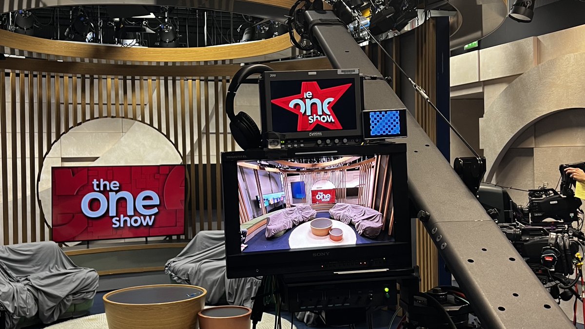 BBC The One Show on Twitter: "👀 In one hour on #TheOneShow 👀 ⭐️ Star of Murder Mystery 2, Mark ...