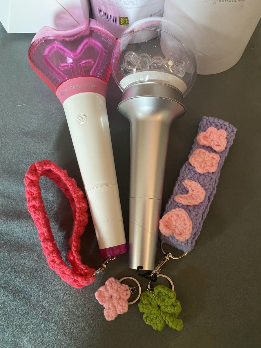 clar🐰📌 on Twitter: "Looking for new straps for your lightsticks? Feel free to send me a DM ...