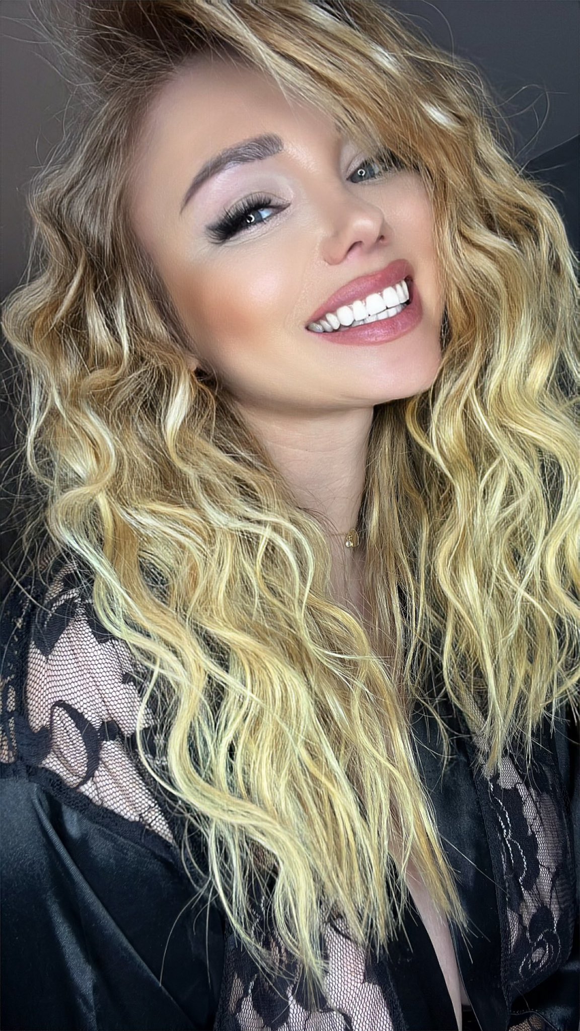 TW Pornstars - 2 pic. Miss Donatella. Twitter. Which photo is the best 1,2,3 or 4? 🤔. 4:25 PM ...