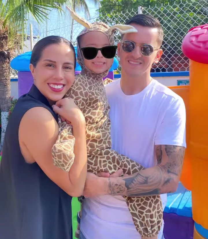 KBFC XTRA on Twitter: "📸 Adrian Luna enjoying his off days with his family 👨‍👩‍👦 #KBFC"