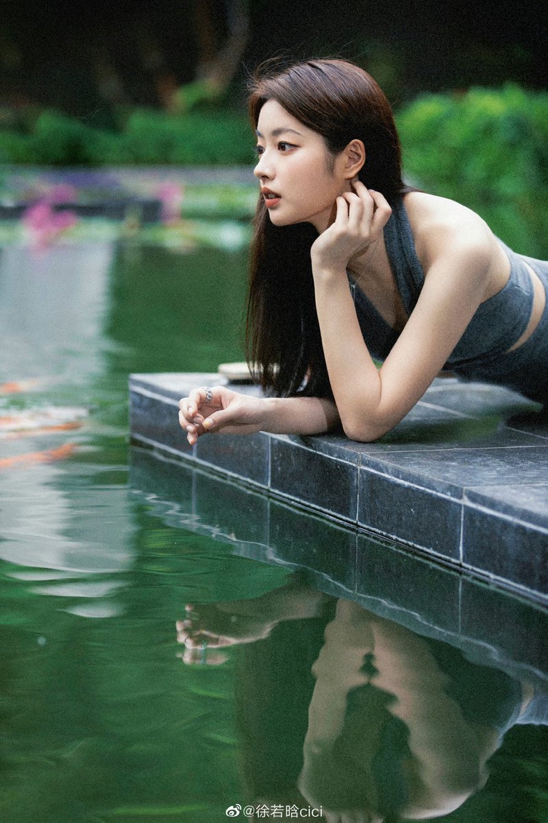 Xu Ruo Han 徐若晗 Archive on Twitter: "📸 Xu Ruohan for Michael Kors Jet Set #徐若晗 #XURUOHAN"