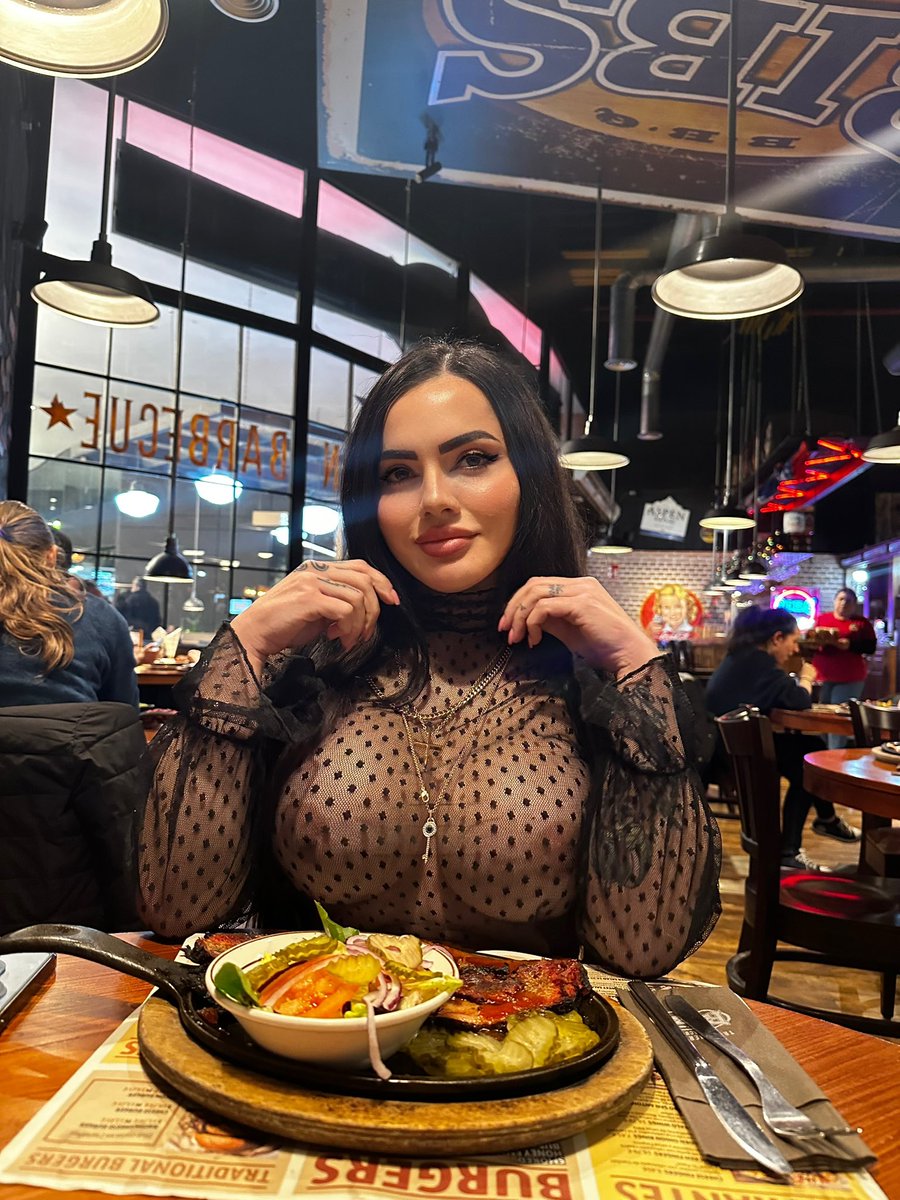 Vane on Twitter: "Ya comieron? Provecho ☕"