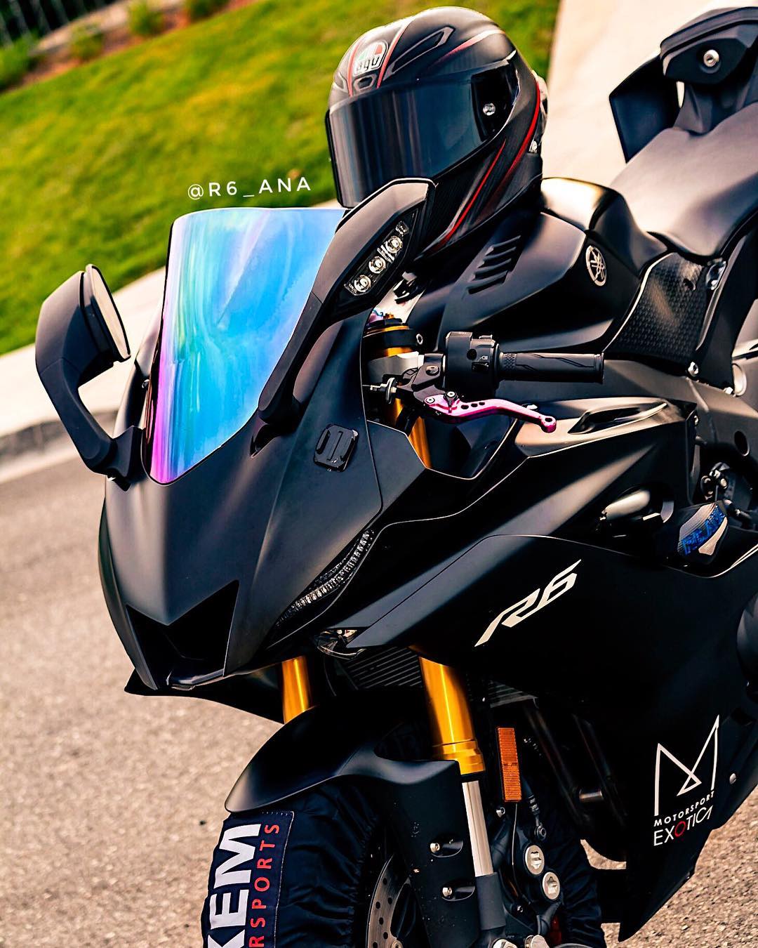 Yamaha R6 Black Wallpaper