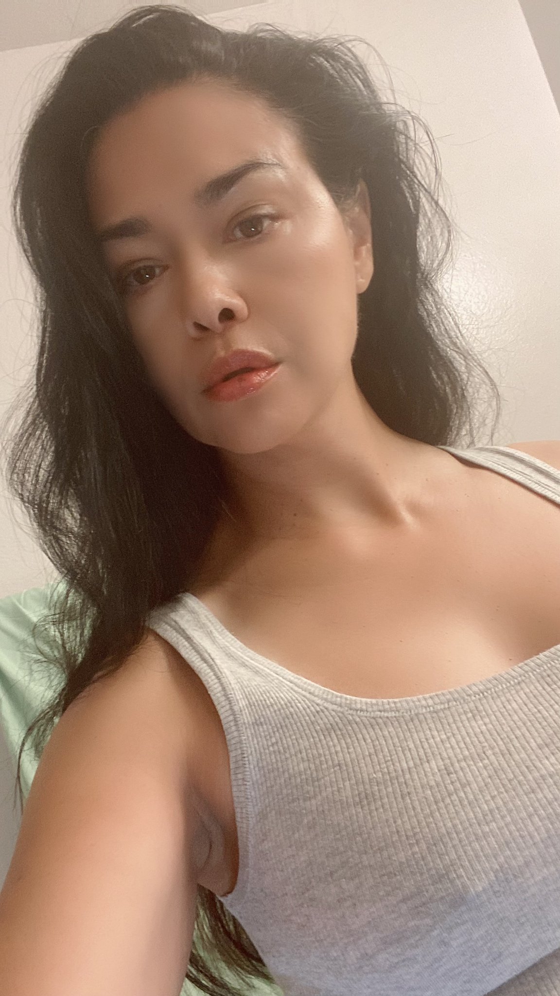 Dana Vespoli on Twitter: "Skype sessions and customs on this rainy day🌧️💋 https://t.co ...