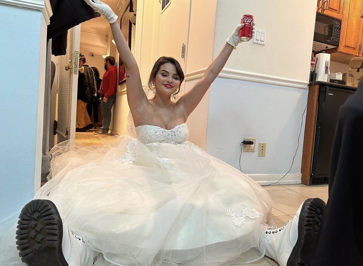 Selena Gomez behind the scenes of ‘ONLY MURDERS IN THE BUILDING’ season ...