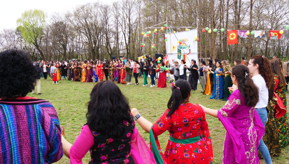 Hiro Kay（比呂啓） on Twitter: "埼玉県のクルド人コミュニティが中心となって数年ぶりに行われた新年を祝う「ネウロズ」。途中から行ったので、すでに盛り上がりを見せていたが ...