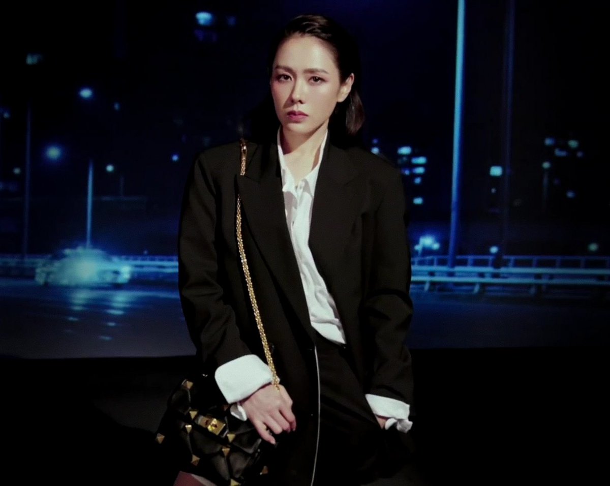 ً on Twitter: "son yejin for valentino ss21"