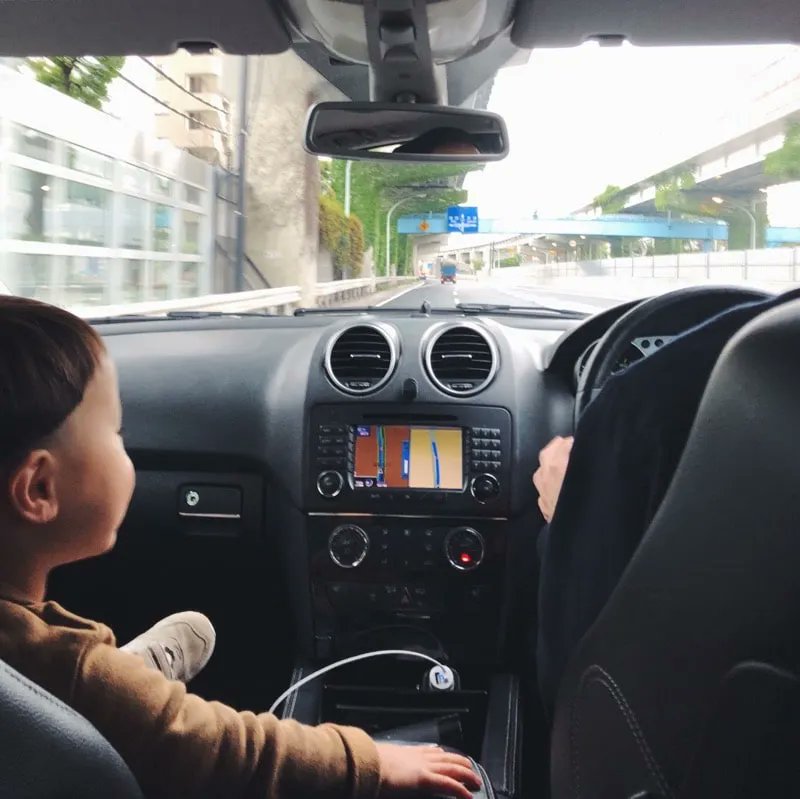 GINZA on Twitter: "GINZAレディの愛車をSNAP。ゆりえさんは〈メルセデス・ベンツ〉ML350 を愛用中。https://ginzamag.com/lifestyle ...