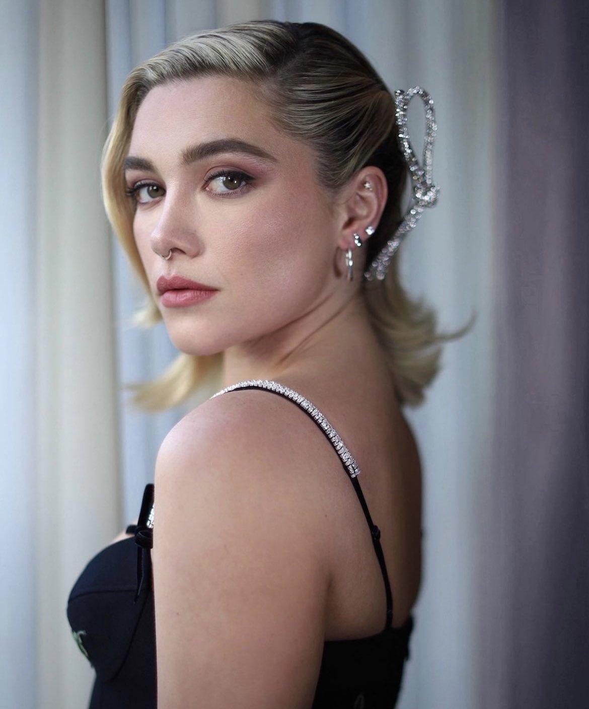 Florence Pugh Daily on Twitter: "florence pugh is just gorgeous https://t.co/3V50KmFfFp" / Twitter