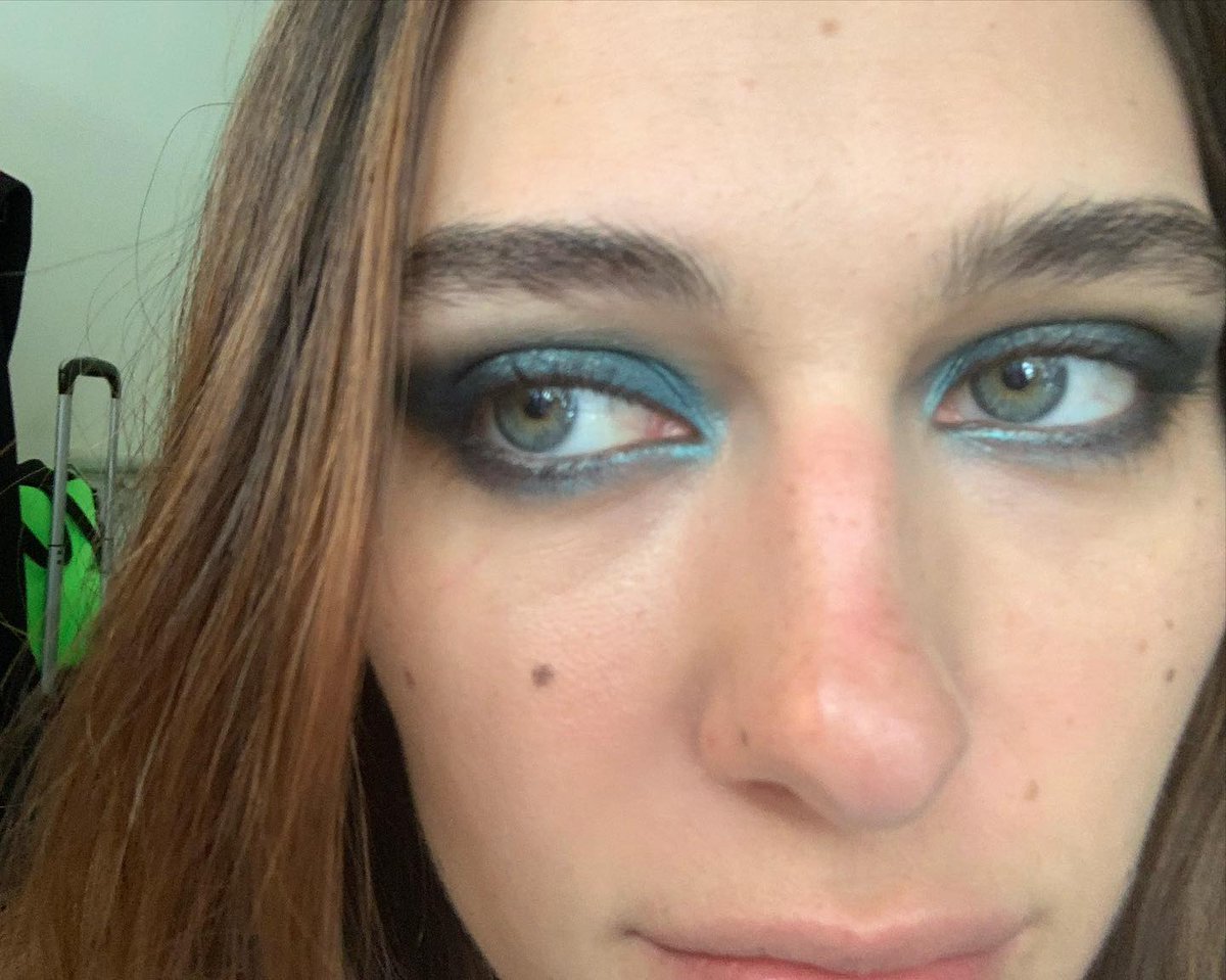 Devon Carlson Brasil on Twitter: "devonleecarlson: Explosão de surpresa do passado 💭💭💭"