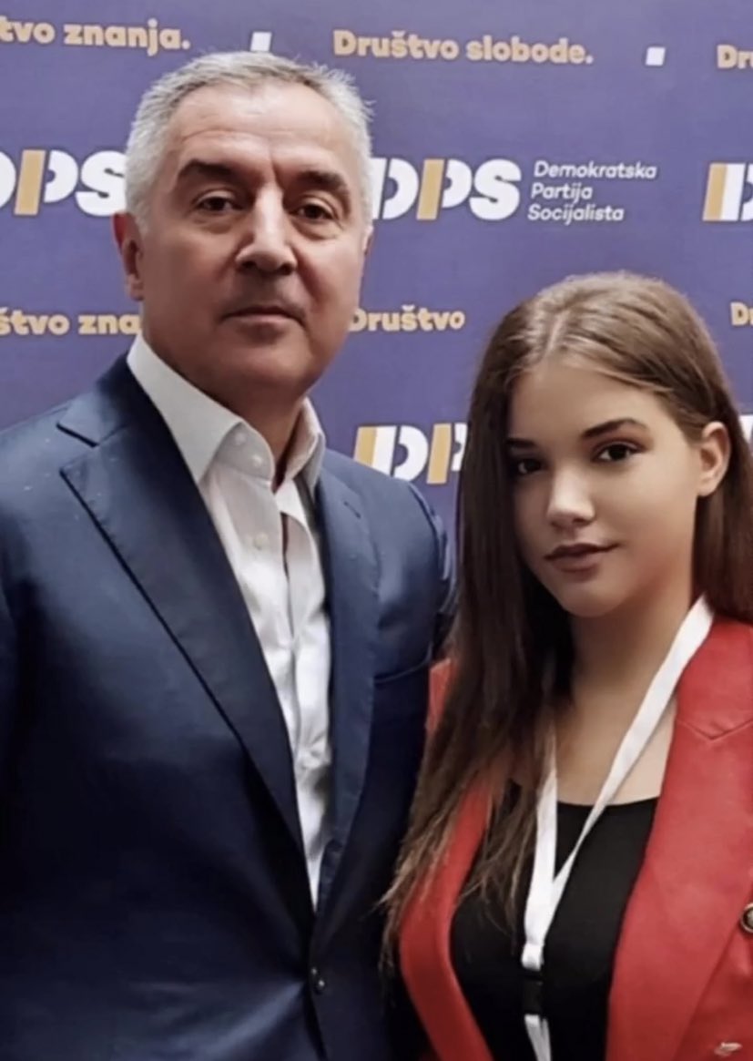 Bodljikava 🇷🇸 on Twitter: "Jel ovo čika Milo gazio piletinu?"