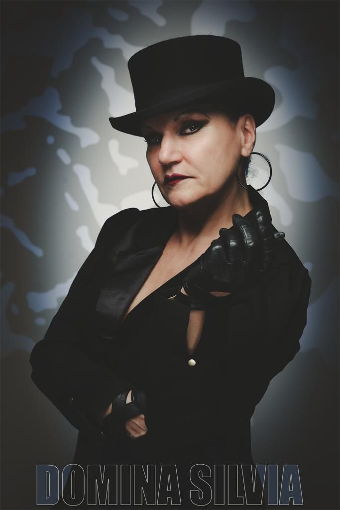 Domina Silvias Ledernichte on Twitter: "Aktuell ist meine geliebte ️ und atemberaubende Tante ...