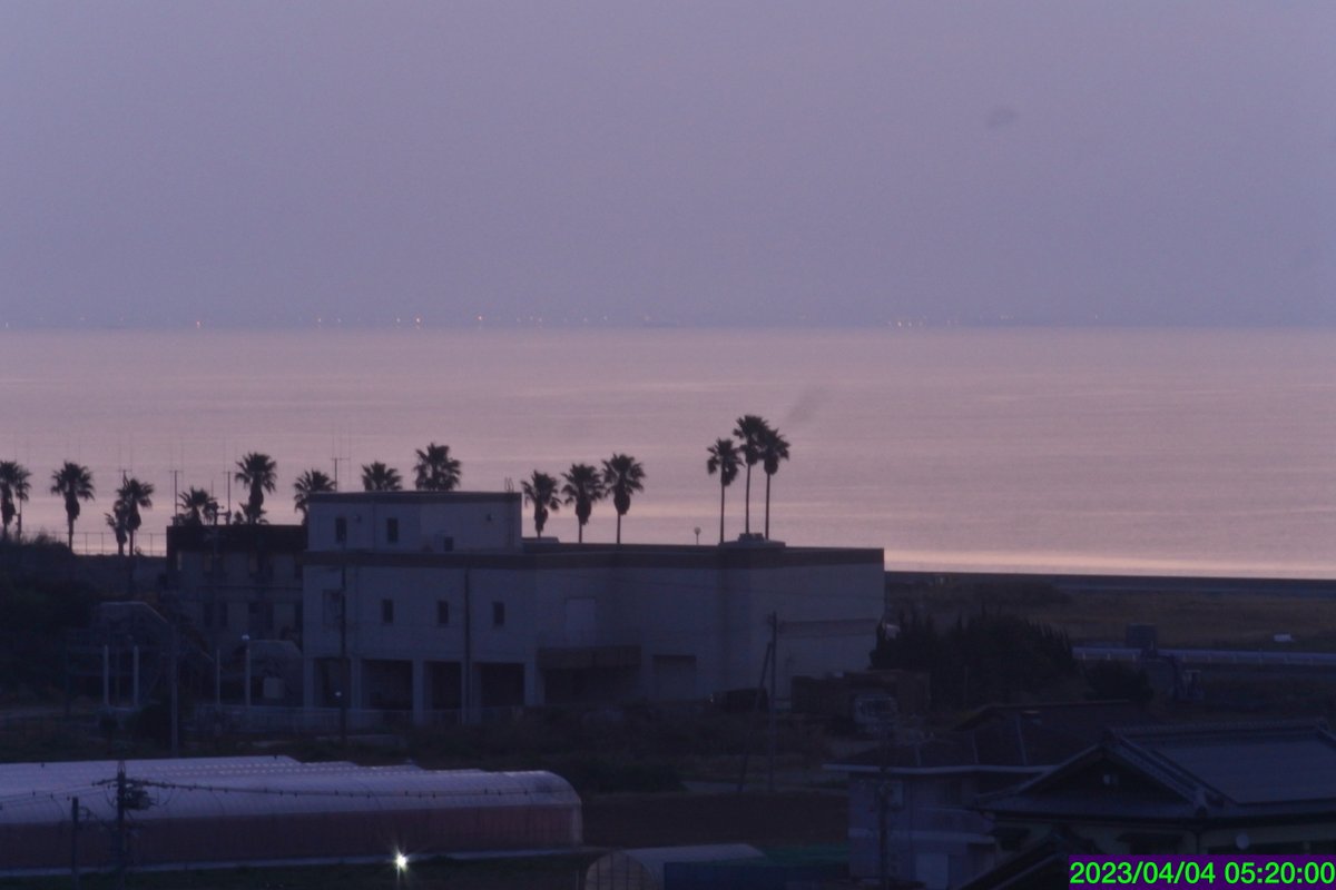 ライブカメ子(@live_cameko) - Twilog